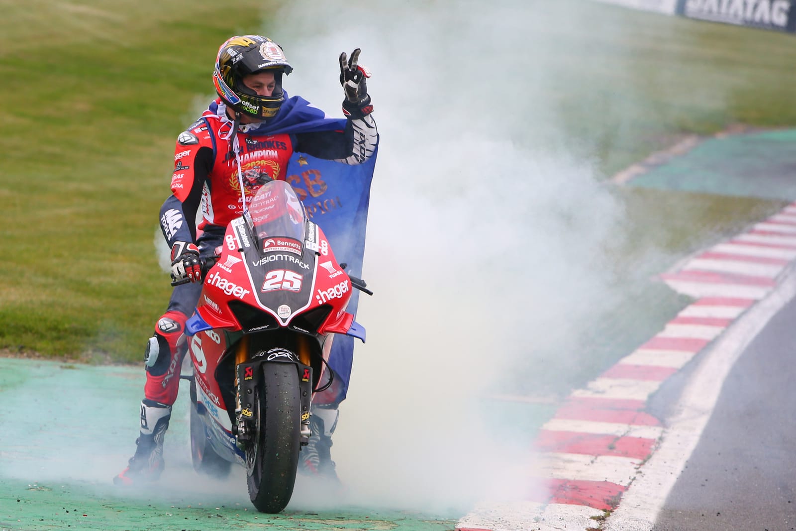 TT vs circuit racing - riding style differences explained - The Race