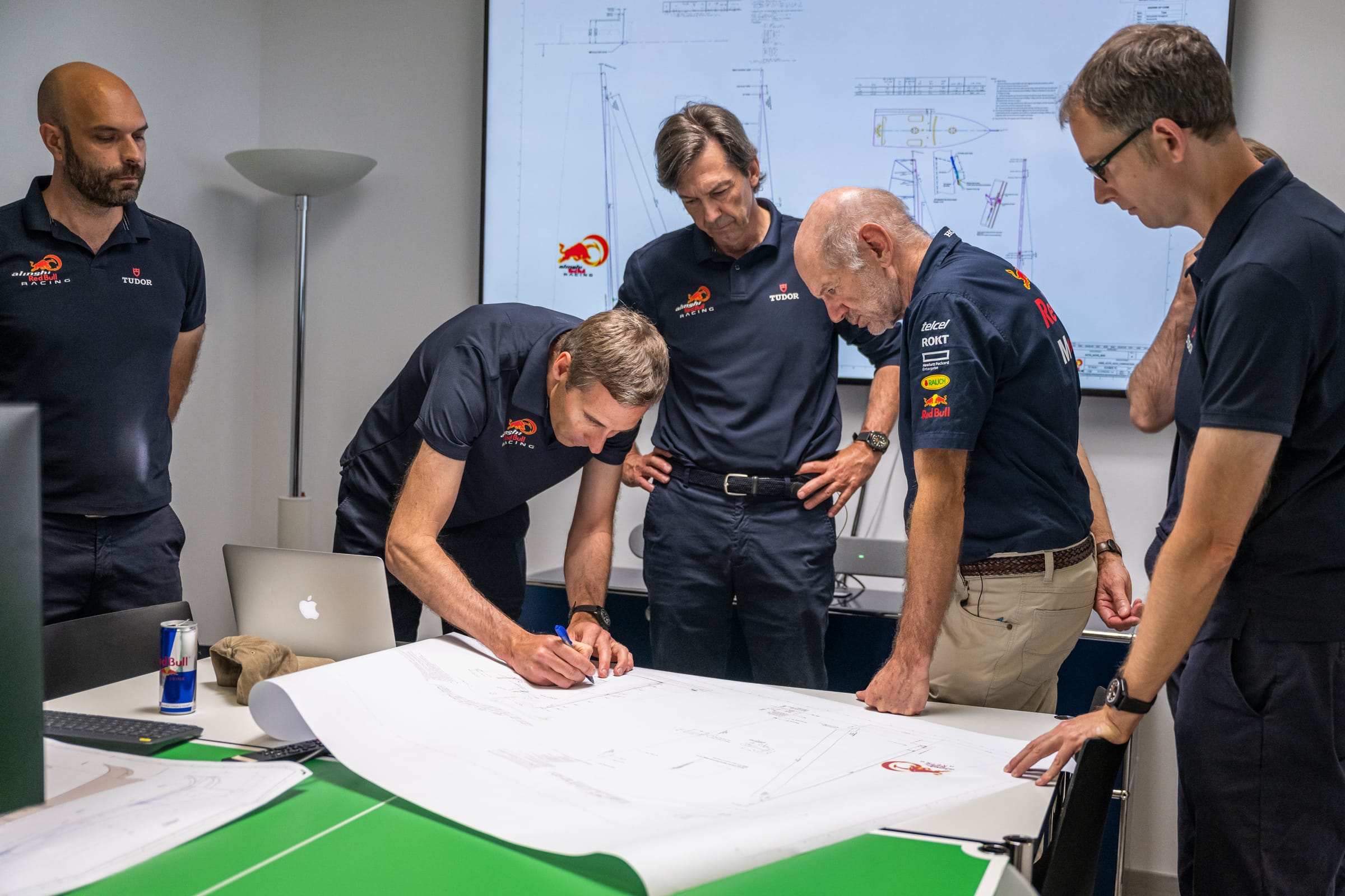 Secrets of Red Bull's RB19 with Adrian Newey - The Race