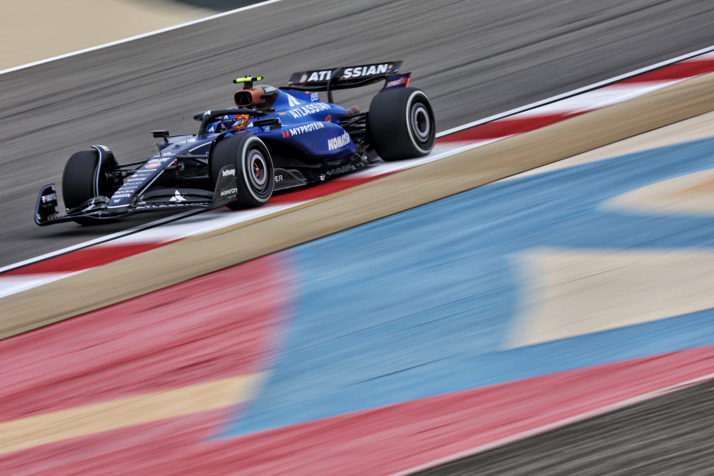 Hamilton sets fastest lap of the Bahrain F1 test so far + trackside ...