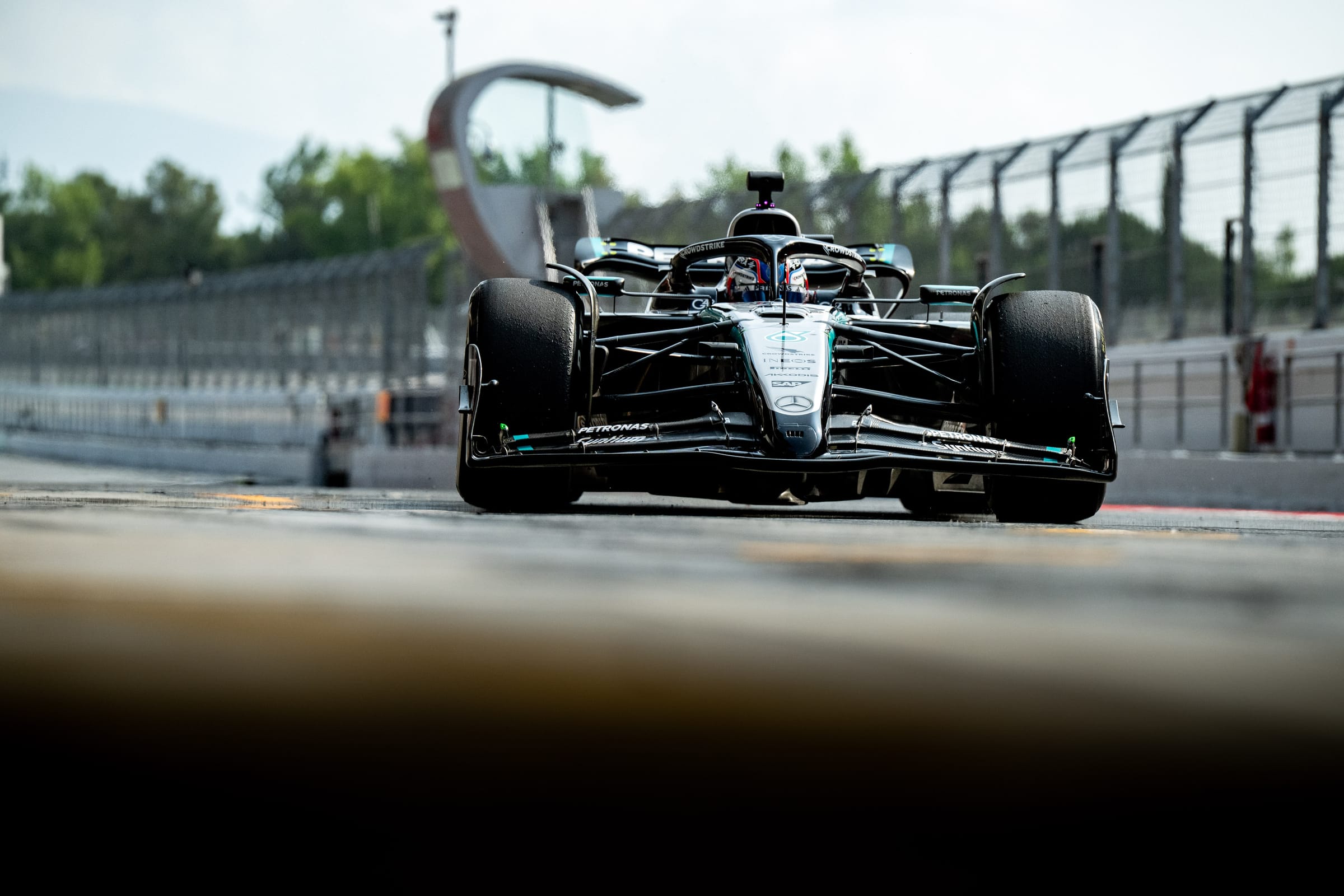 Red Bull mule car debut shows us what to expect from 2026 - The Race